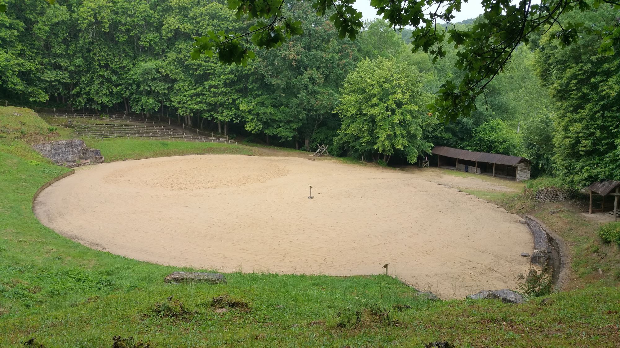 Amphitheatres of the Roman World - Archaeology Travel