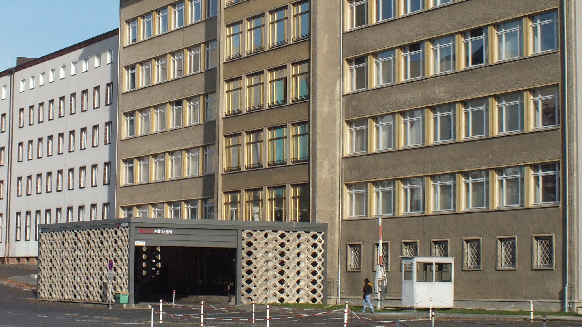 Cold War Sites in Berlin - the Divided City