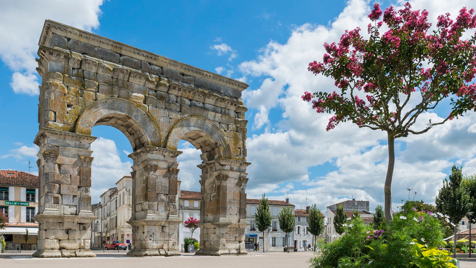 Roman Sites & Ruins in France - Archaeology Travel